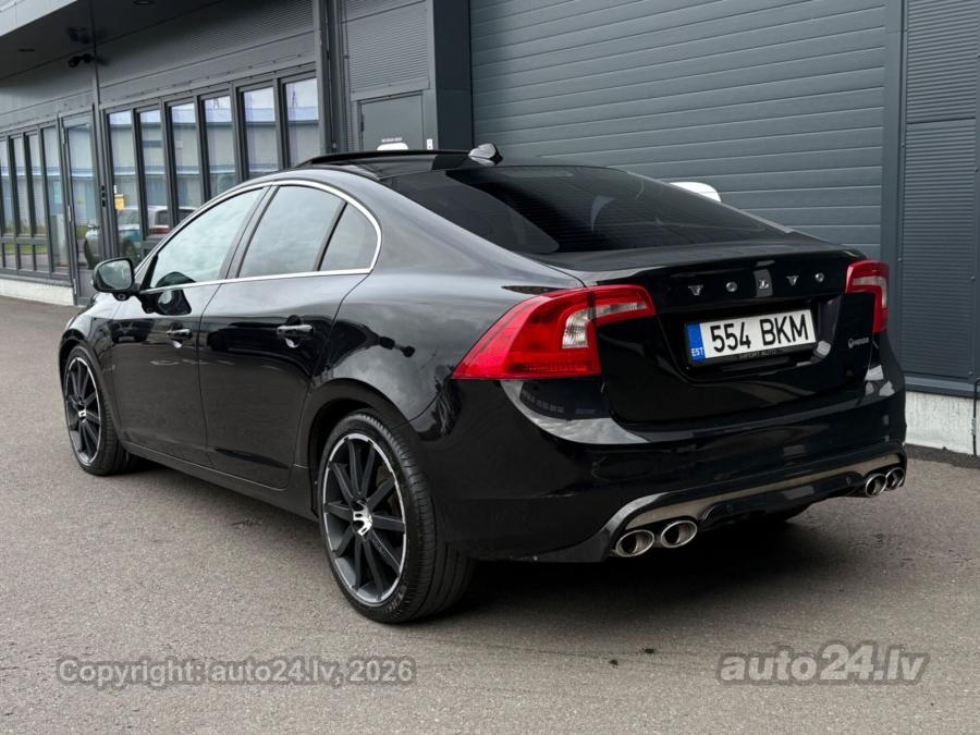 Black Volvo S60 2011 in Tallinn, with an engine capacity of 2.40 L and mileage of 345 thousand km for 5999 €, photo 5 on AUTOMOTO.COM.LV