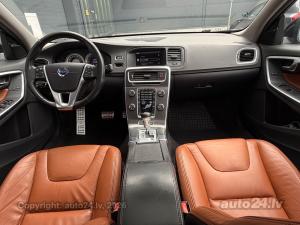 Black Volvo S60 2011 in Tallinn, with an engine capacity of 2.40 L and mileage of 345 thousand km for 5999 €, photo 6 on AUTOMOTO.COM.LV