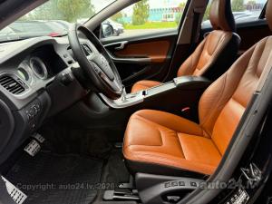 Black Volvo S60 2011 in Tallinn, with an engine capacity of 2.40 L and mileage of 345 thousand km for 5999 €, photo 7 on AUTOMOTO.COM.LV