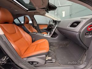 Black Volvo S60 2011 in Tallinn, with an engine capacity of 2.40 L and mileage of 345 thousand km for 5999 €, photo 8 on AUTOMOTO.COM.LV
