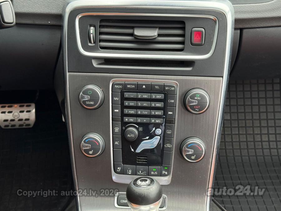 Black Volvo S60 2011 in Tallinn, with an engine capacity of 2.40 L and mileage of 345 thousand km for 5999 €, photo 12 on AUTOMOTO.COM.LV
