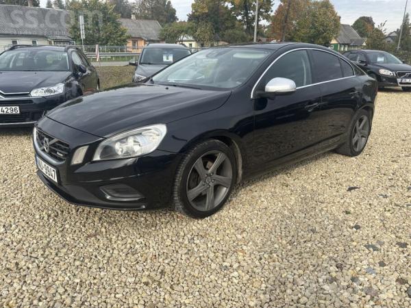 Black Volvo S60 2011 in Rezekne, with an engine capacity of 1.60 L and mileage of 385 thousand km for 5900 €, photo 3 on AUTOMOTO.COM.LV