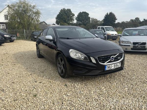 Black Volvo S60 2011 in Rezekne, with an engine capacity of 1.60 L and mileage of 385 thousand km for 5900 €, photo 4 on AUTOMOTO.COM.LV