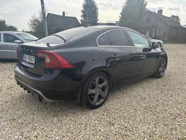 Black Volvo S60 2011 in Rezekne, with an engine capacity of 1.60 L and mileage of 385 thousand km for 5900 €, photo 5 on AUTOMOTO.COM.LV