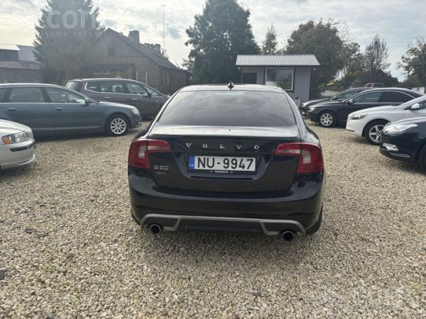 Black Volvo S60 2011 in Rezekne, with an engine capacity of 1.60 L and mileage of 385 thousand km for 5900 €, photo 6 on AUTOMOTO.COM.LV