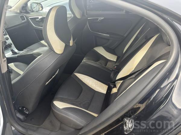 Black Volvo S60 2011 in Rezekne, with an engine capacity of 1.60 L and mileage of 385 thousand km for 5900 €, photo 8 on AUTOMOTO.COM.LV