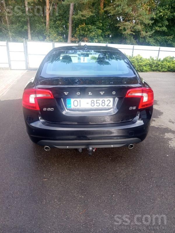 Melns Volvo S60 2011 Daugavpils, ar dzinēja tilpumu 2.40 L un nobraukumu 363 tūkst. km par 5250 €, foto 8 vietnē AUTOMOTO.COM.LV