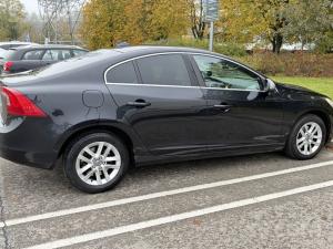 Black Volvo S60 2011 in Riga, with an engine capacity of 2.00 L and mileage of 380 thousand km for 6500 €, photo 3 on AUTOMOTO.COM.LV
