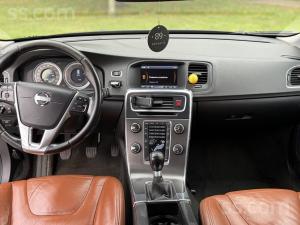 Black Volvo S60 2011 in Riga, with an engine capacity of 2.00 L and mileage of 380 thousand km for 6500 €, photo 7 on AUTOMOTO.COM.LV