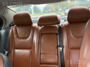 Black Volvo S60 2011 in Riga, with an engine capacity of 2.00 L and mileage of 380 thousand km for 6500 €, photo 9 on AUTOMOTO.COM.LV