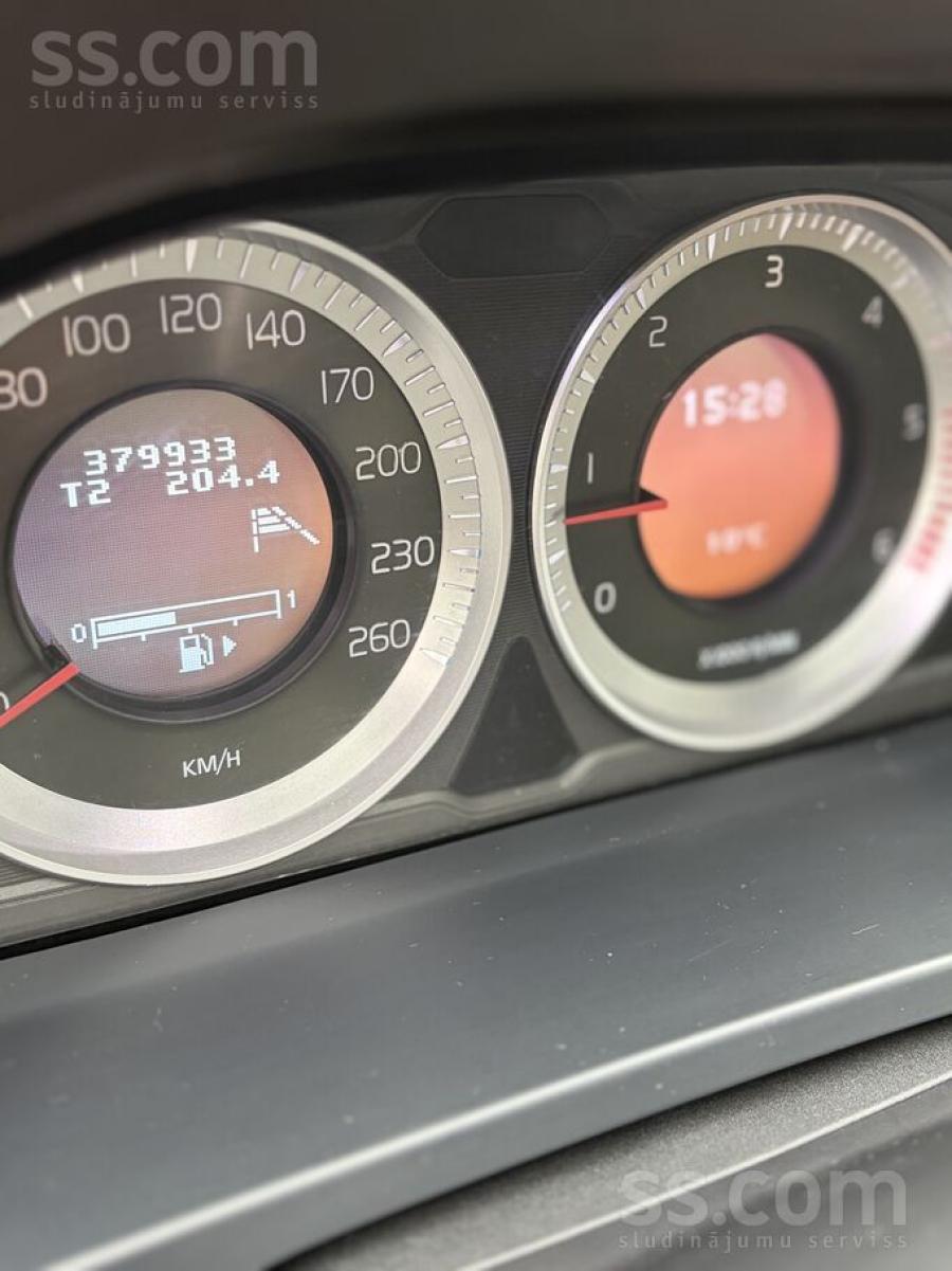 Black Volvo S60 2011 in Riga, with an engine capacity of 2.00 L and mileage of 380 thousand km for 6500 €, photo 12 on AUTOMOTO.COM.LV