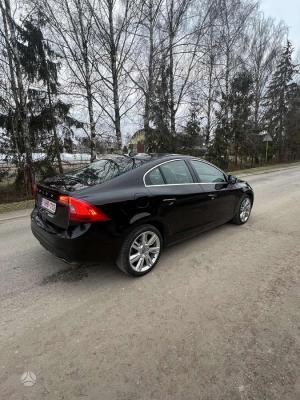 Black Volvo S60 2012 in Pasvalys, with an engine capacity of 2.40 L and mileage of 191 thousand km for 6850 €, photo 22 on AUTOMOTO.COM.LV