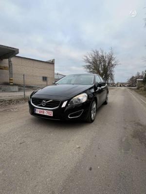 Black Volvo S60 2012 in Pasvalys, with an engine capacity of 2.40 L and mileage of 191 thousand km for 6850 €, photo 26 on AUTOMOTO.COM.LV