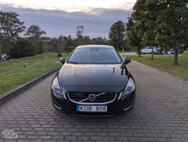 Black Volvo S60 2012 in Trakai, with an engine capacity of 2.00 L and mileage of 244 thousand km for 6600 €, photo 2 on AUTOMOTO.COM.LV