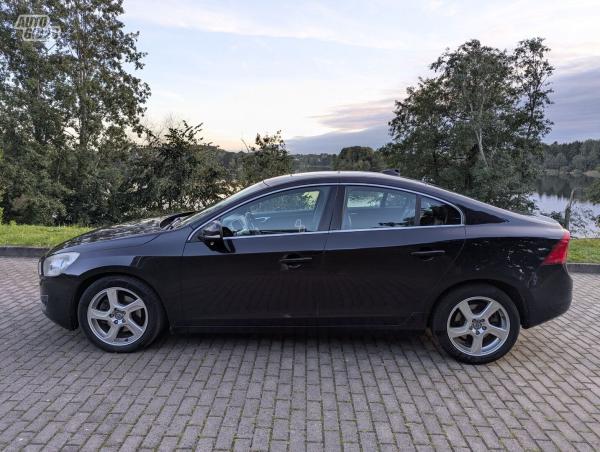 Black Volvo S60 2012 in Trakai, with an engine capacity of 2.00 L and mileage of 244 thousand km for 6600 €, photo 3 on AUTOMOTO.COM.LV