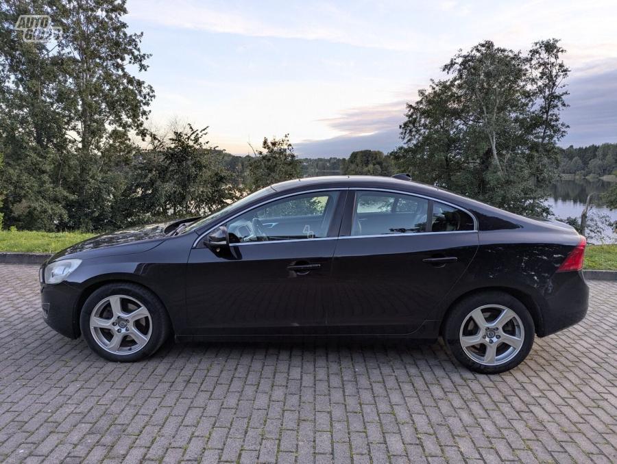 Black Volvo S60 2012 in Trakai, with an engine capacity of 2.00 L and mileage of 244 thousand km for 6600 €, photo 3 on AUTOMOTO.COM.LV