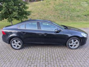 Black Volvo S60 2012 in Trakai, with an engine capacity of 2.00 L and mileage of 244 thousand km for 6600 €, photo 5 on AUTOMOTO.COM.LV