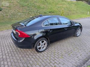 Black Volvo S60 2012 in Trakai, with an engine capacity of 2.00 L and mileage of 244 thousand km for 6600 €, photo 6 on AUTOMOTO.COM.LV