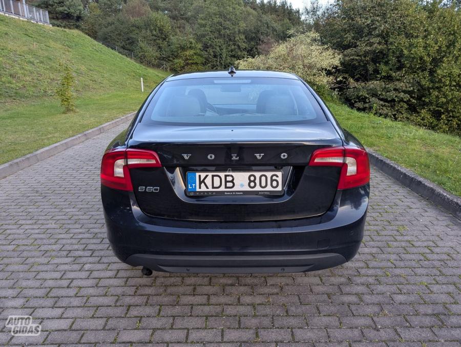 Black Volvo S60 2012 in Trakai, with an engine capacity of 2.00 L and mileage of 244 thousand km for 6600 €, photo 7 on AUTOMOTO.COM.LV