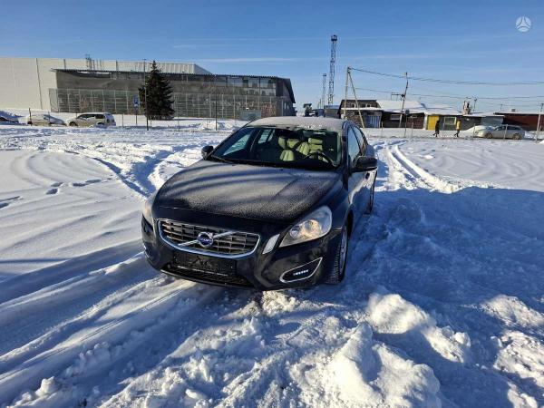Melns Volvo S60 2012 Kauņa, ar dzinēja tilpumu 1.56 L un nobraukumu 227 tūkst. km par 5200 €, foto 1 vietnē AUTOMOTO.COM.LV