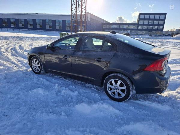 Melns Volvo S60 2012 Kauņa, ar dzinēja tilpumu 1.56 L un nobraukumu 227 tūkst. km par 5200 €, foto 8 vietnē AUTOMOTO.COM.LV