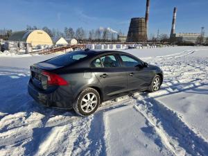 Melns Volvo S60 2012 Kauņa, ar dzinēja tilpumu 1.56 L un nobraukumu 227 tūkst. km par 5200 €, foto 9 vietnē AUTOMOTO.COM.LV