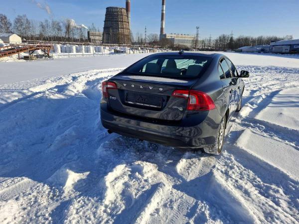 Melns Volvo S60 2012 Kauņa, ar dzinēja tilpumu 1.56 L un nobraukumu 227 tūkst. km par 5200 €, foto 10 vietnē AUTOMOTO.COM.LV