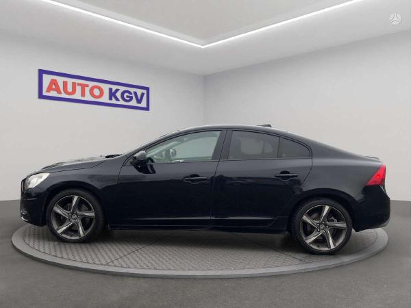 Black Volvo S60 2012 in Vilnius, with an engine capacity of 2.40 L and mileage of 249 thousand km for 8999 €, photo 2 on AUTOMOTO.COM.LV