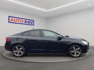 Black Volvo S60 2012 in Vilnius, with an engine capacity of 2.40 L and mileage of 249 thousand km for 8999 €, photo 5 on AUTOMOTO.COM.LV