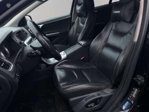 Black Volvo S60 2012 in Vilnius, with an engine capacity of 2.40 L and mileage of 249 thousand km for 8999 €, photo 11 on AUTOMOTO.COM.LV