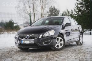 Black Volvo S60 2012 in Riga, with an engine capacity of 1.60 L and mileage of 328 thousand km for 6290 €, photo  on AUTOMOTO.COM.LV