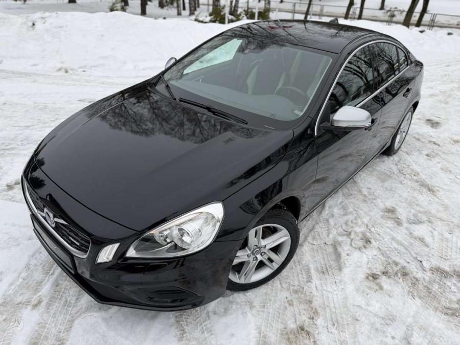 Black Volvo S60 2012 in Kazlu Ruda, with an engine capacity of 1.56 L and mileage of 217 thousand km for 6800 €, photo 3 on AUTOMOTO.COM.LV