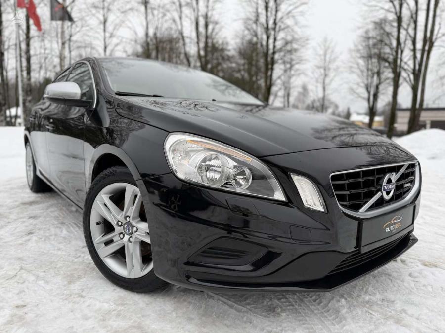 Black Volvo S60 2012 in Kazlu Ruda, with an engine capacity of 1.56 L and mileage of 217 thousand km for 6800 €, photo 6 on AUTOMOTO.COM.LV