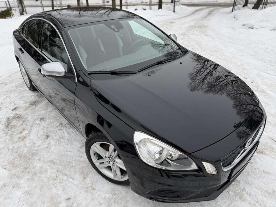 Black Volvo S60 2012 in Kazlu Ruda, with an engine capacity of 1.56 L and mileage of 217 thousand km for 6800 €, photo 8 on AUTOMOTO.COM.LV