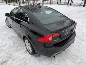 Black Volvo S60 2012 in Kazlu Ruda, with an engine capacity of 1.56 L and mileage of 217 thousand km for 6800 €, photo 11 on AUTOMOTO.COM.LV
