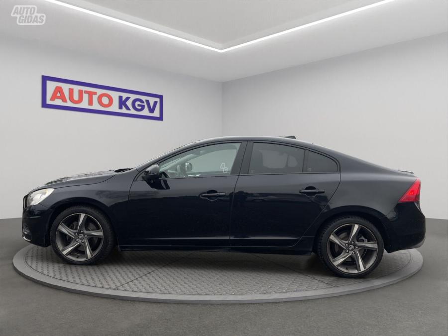 Melns Volvo S60 2012 Viļņa, ar dzinēja tilpumu 2.40 L un nobraukumu 249 tūkst. km par 8499 €, foto 2 vietnē AUTOMOTO.COM.LV