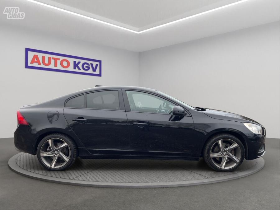 Melns Volvo S60 2012 Viļņa, ar dzinēja tilpumu 2.40 L un nobraukumu 249 tūkst. km par 8499 €, foto 5 vietnē AUTOMOTO.COM.LV