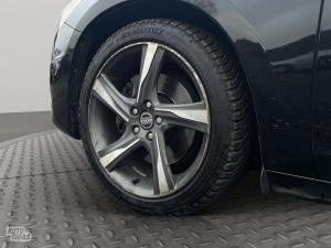 Melns Volvo S60 2012 Viļņa, ar dzinēja tilpumu 2.40 L un nobraukumu 249 tūkst. km par 8499 €, foto 20 vietnē AUTOMOTO.COM.LV