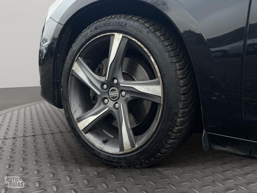 Melns Volvo S60 2012 Viļņa, ar dzinēja tilpumu 2.40 L un nobraukumu 249 tūkst. km par 8499 €, foto 20 vietnē AUTOMOTO.COM.LV