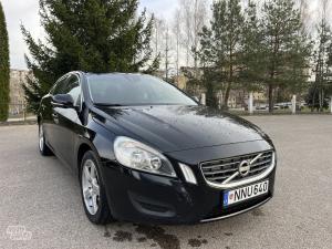 Melns Volvo S60 2012 Alīta, ar dzinēja tilpumu 1.60 L un nobraukumu 313 tūkst. km par 3850 €, foto  vietnē AUTOMOTO.COM.LV