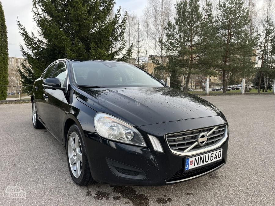 Melns Volvo S60 2012 Alīta, ar dzinēja tilpumu 1.60 L un nobraukumu 313 tūkst. km par 3850 €, foto 1 vietnē AUTOMOTO.COM.LV