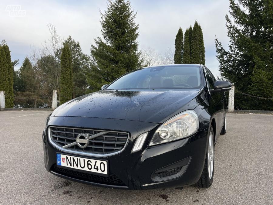 Melns Volvo S60 2012 Alīta, ar dzinēja tilpumu 1.60 L un nobraukumu 313 tūkst. km par 3850 €, foto 3 vietnē AUTOMOTO.COM.LV