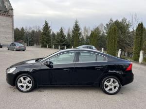 Melns Volvo S60 2012 Alīta, ar dzinēja tilpumu 1.60 L un nobraukumu 313 tūkst. km par 3850 €, foto 7 vietnē AUTOMOTO.COM.LV