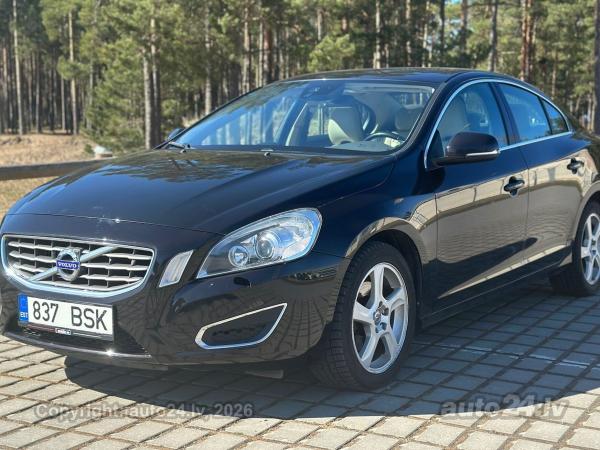 Melns Volvo S60 2012 Tallina, ar dzinēja tilpumu 2.00 L un nobraukumu 237 tūkst. km par 8000 €, foto 2 vietnē AUTOMOTO.COM.LV