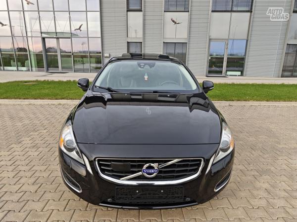 Black Volvo S60 2012 in Siauliai, with an engine capacity of 3.00 L and mileage of 226 thousand km for 8500 €, photo 2 on AUTOMOTO.COM.LV