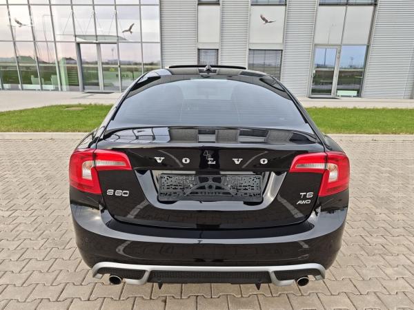 Black Volvo S60 2012 in Siauliai, with an engine capacity of 3.00 L and mileage of 226 thousand km for 8500 €, photo 6 on AUTOMOTO.COM.LV