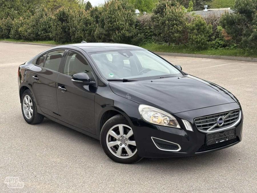 Черный Вольво С60 2012 в Укмерге, объемом двигателя 1.60 л и пробегом 275 тыс. км за 3900 €, фото 1 на AUTOMOTO.COM.LV