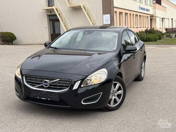 Black Volvo S60 2012 in Ukmerge, with an engine capacity of 1.60 L and mileage of 275 thousand km for 3900 €, photo 4 on AUTOMOTO.COM.LV