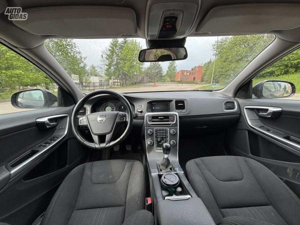 Black Volvo S60 2012 in Ukmerge, with an engine capacity of 1.60 L and mileage of 275 thousand km for 3900 €, photo 9 on AUTOMOTO.COM.LV
