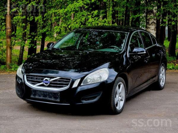 Melns Volvo S60 2012 Rīga, ar dzinēja tilpumu 2.00 L un nobraukumu 0 tūkst. km par 4800 €, foto 1 vietnē AUTOMOTO.COM.LV